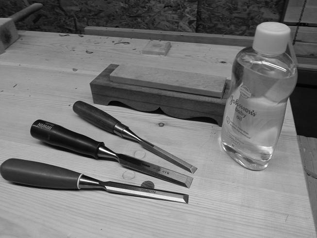 Creating an Oil Stone Box in Wood for Sharpening Chisels